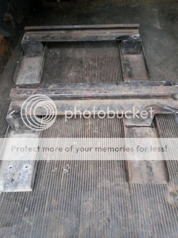 FFR Radio Table Brackets | LandyZone - Land Rover Forum