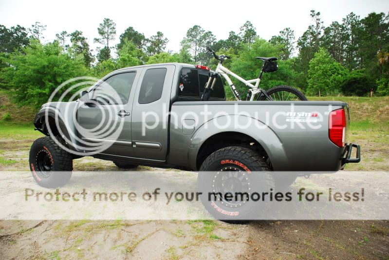 Stillen Rollpan and custom prerunner bumper. Super clean look. | Nissan ...